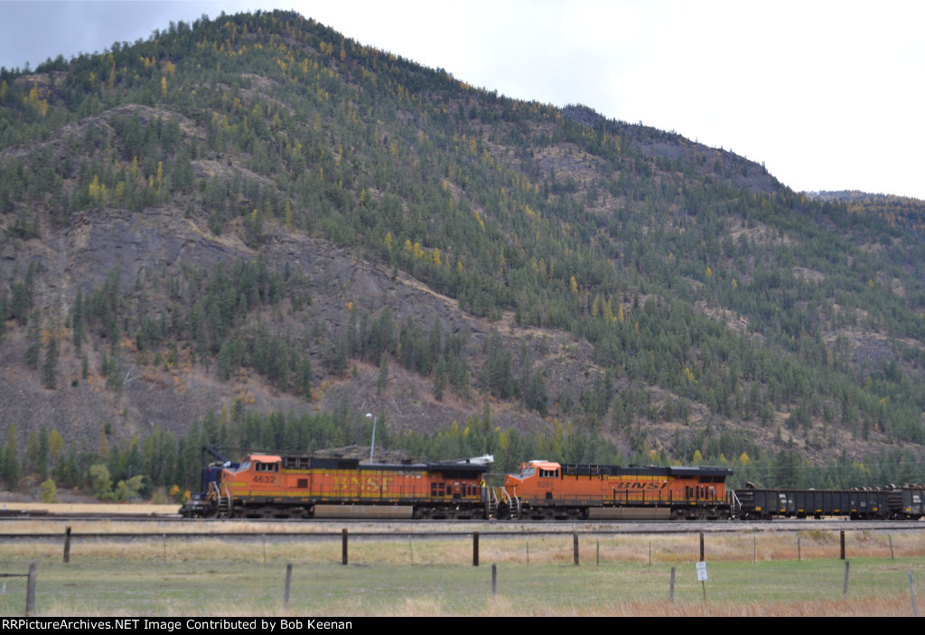 BNSF 4632 8261